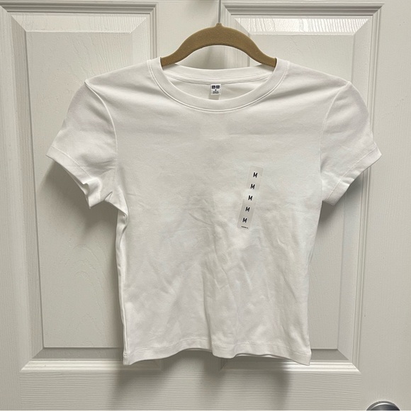 Uniqlo | Tops | Nwt Uniqlo White Tee | Poshmark